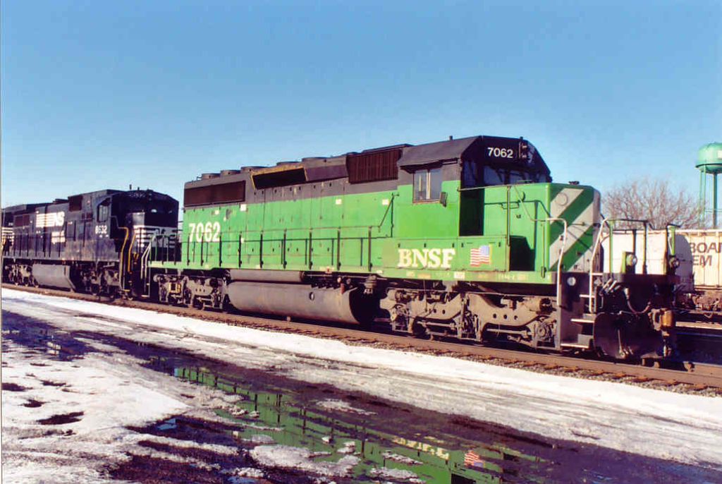 BNSF #7062 on 13V